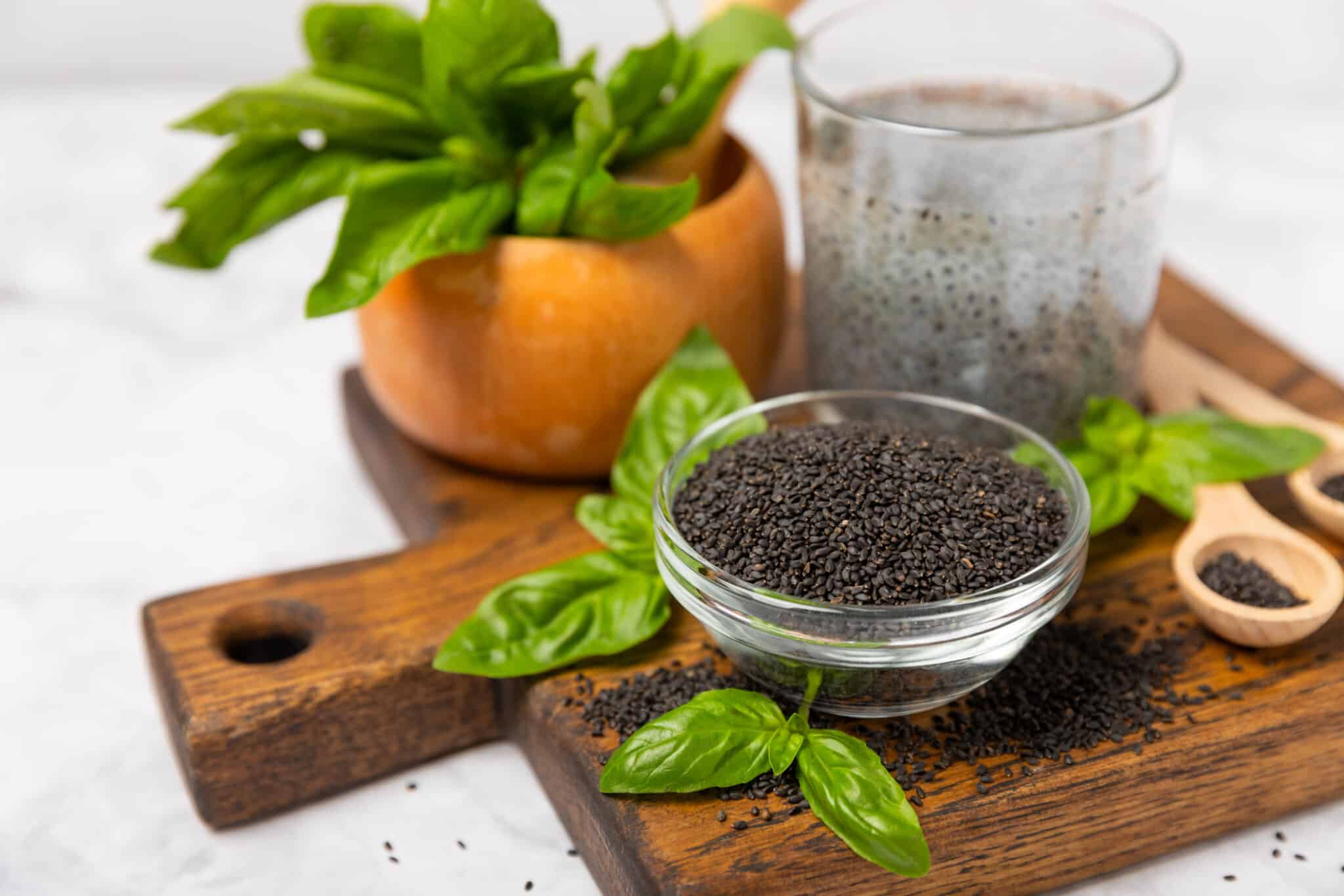 Encore mieux que les graines de chia ou de lin ? Ce superaliment oublié ...